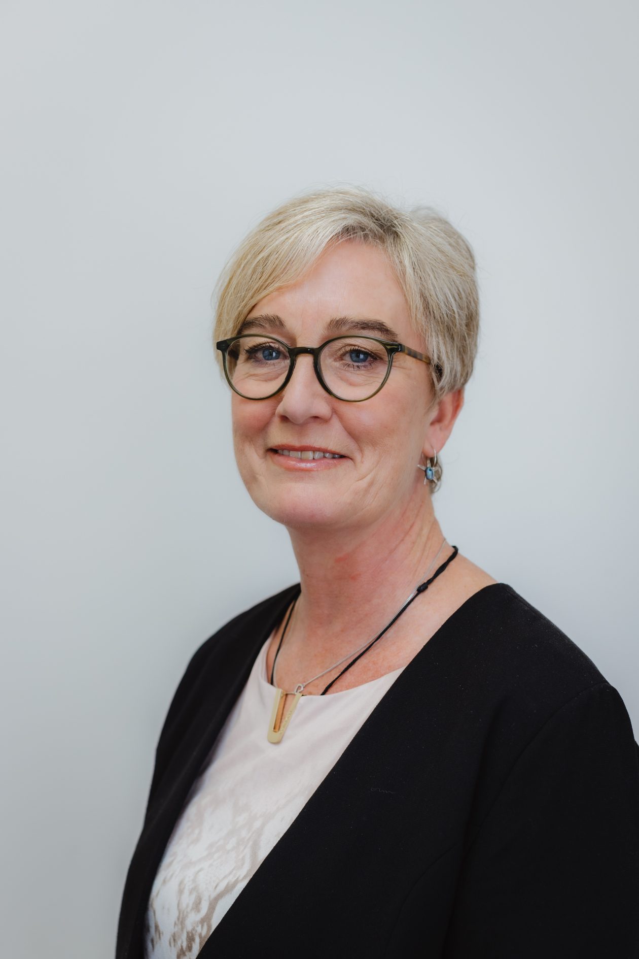 Meet us - Super Easy